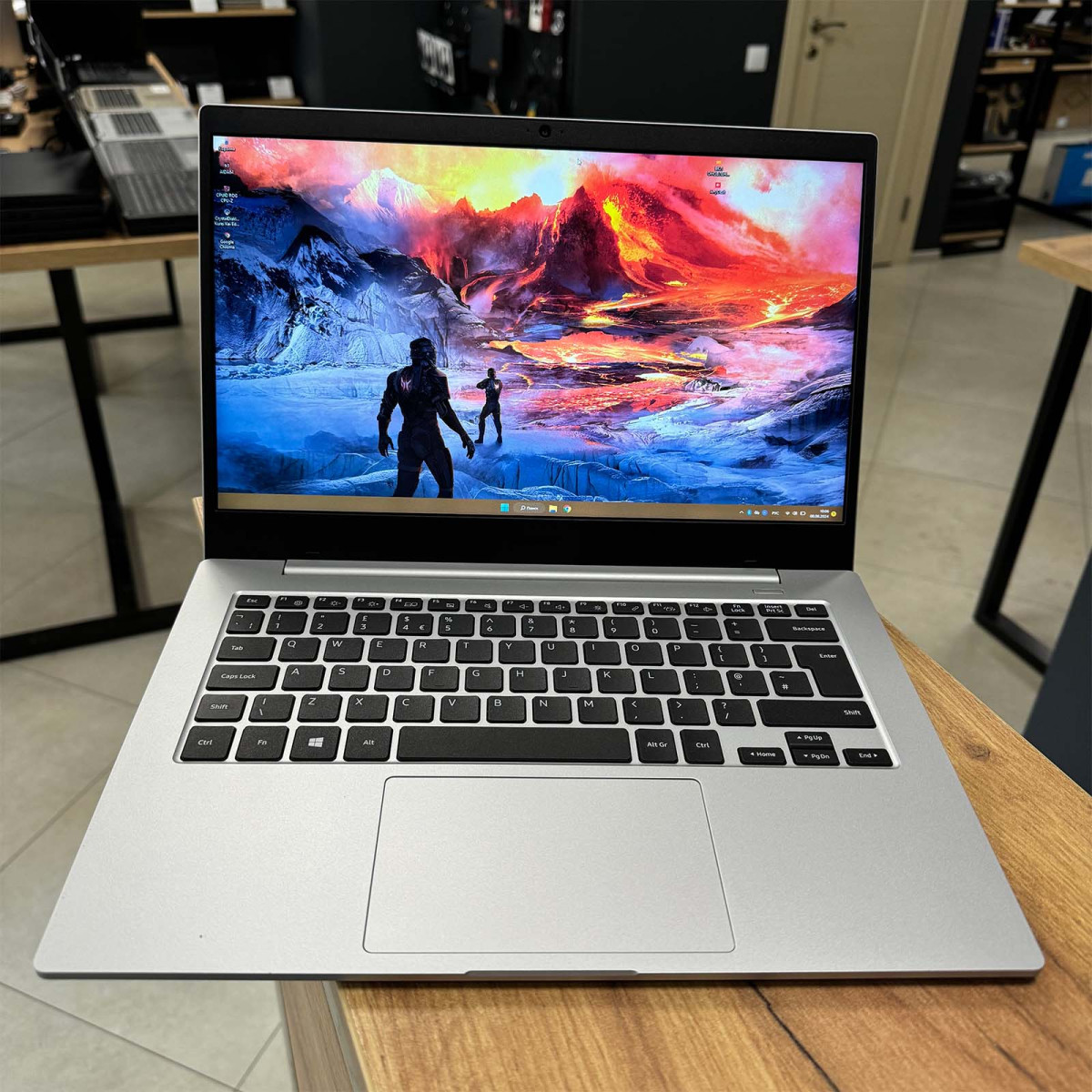 Ультрабук Samsung Galaxy Book Go/ 14" FullHD/ Snapdragon 7c Gen 2 (8 ...